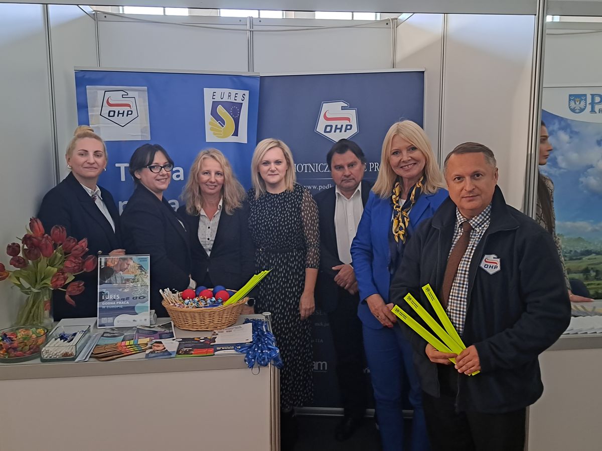 Targi Pracy w Przeworsku – Przyszłość zawodowa młodzieży - Artykuł - ECAM